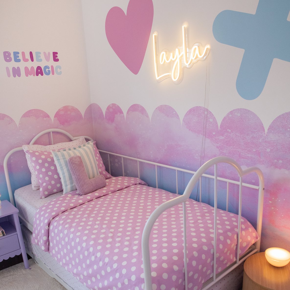 Layla’s Room: Soft Colour, Calm Balance 💖🦄 – Blond + Noir